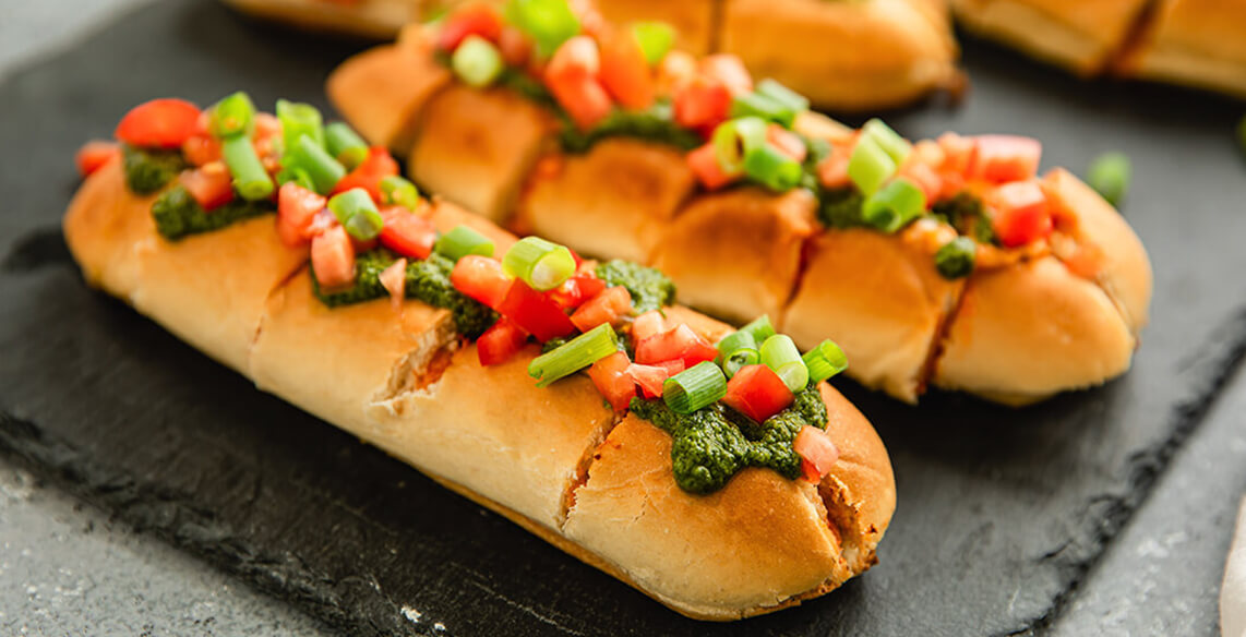 Recipe: Crazy Good Cheezy Bread - Kaukauna Spreadable Cheese